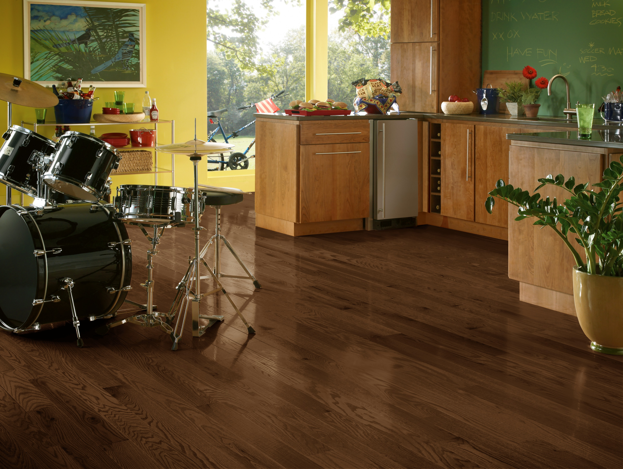 Bruce Dundee – Mocha Oak 4 in 3/4″ High Gloss – Cabinets & Flooring Inc